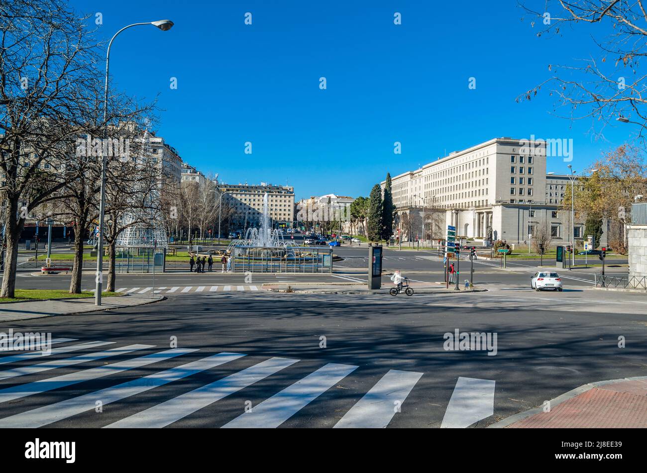 MADRID, SPAIN - JANUARY 12, 2022: Urban scene, view of Paseo de la ...