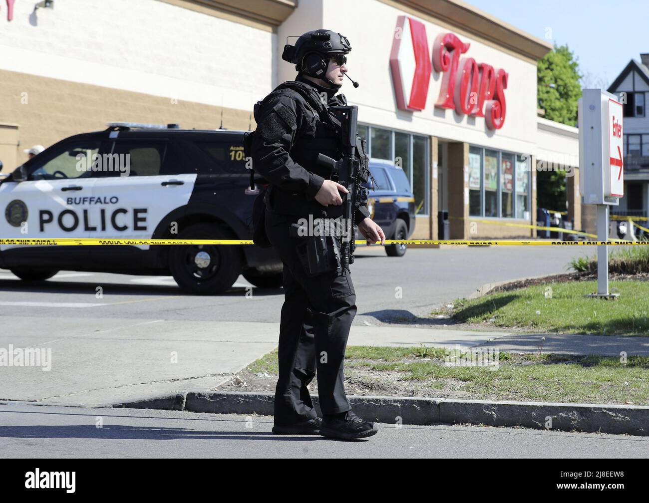Buffalo, United States. 15th May, 2022. A Buffalo Swat team member ...