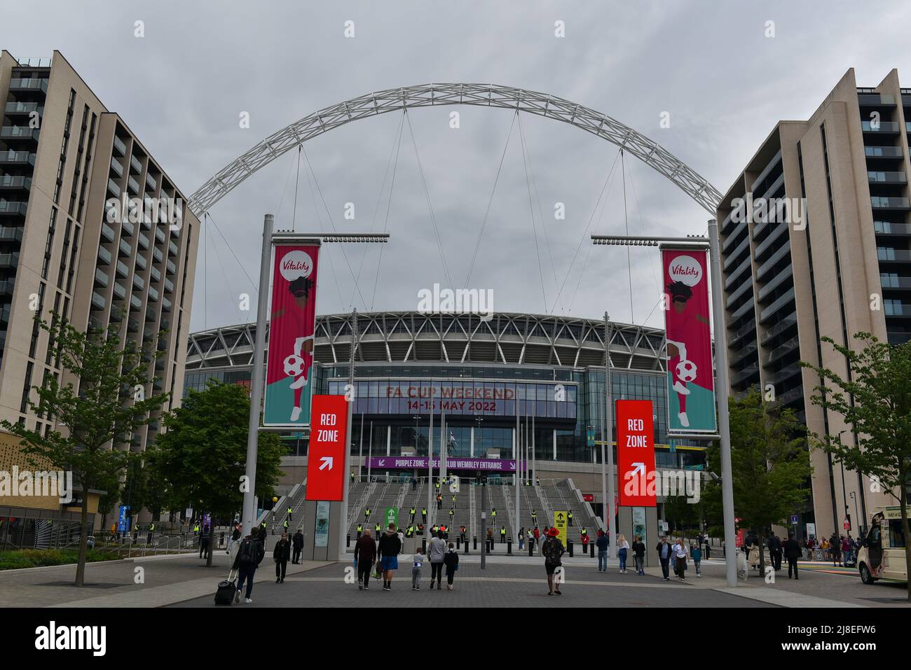 Chelsea stadium outside view hi-res stock photography and images - Alamy