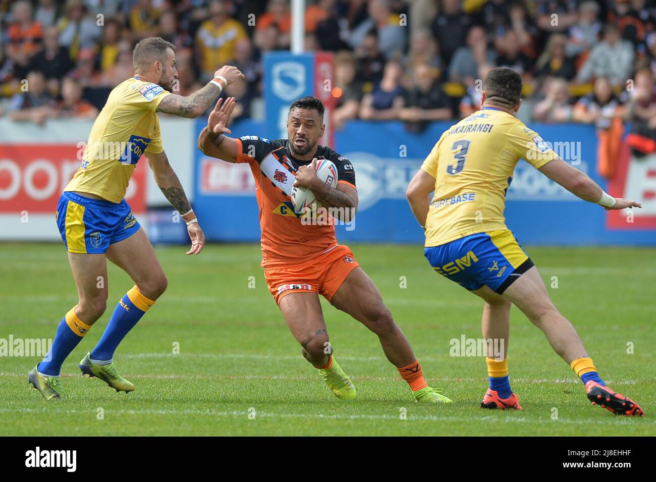 Castleford, England - 15th May 2022 - Kenny Edwards of Castleford ...