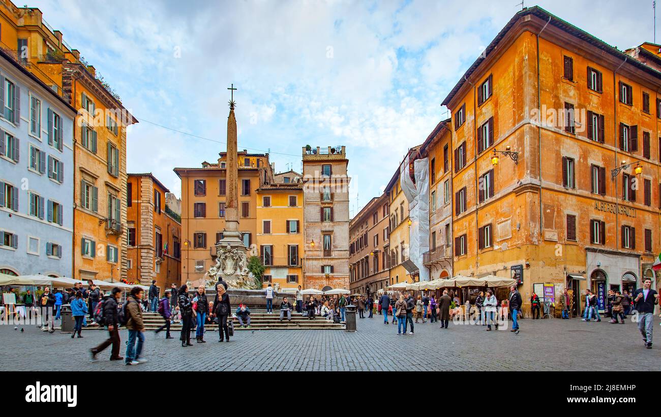 Navona square street life hi-res stock photography and images - Alamy