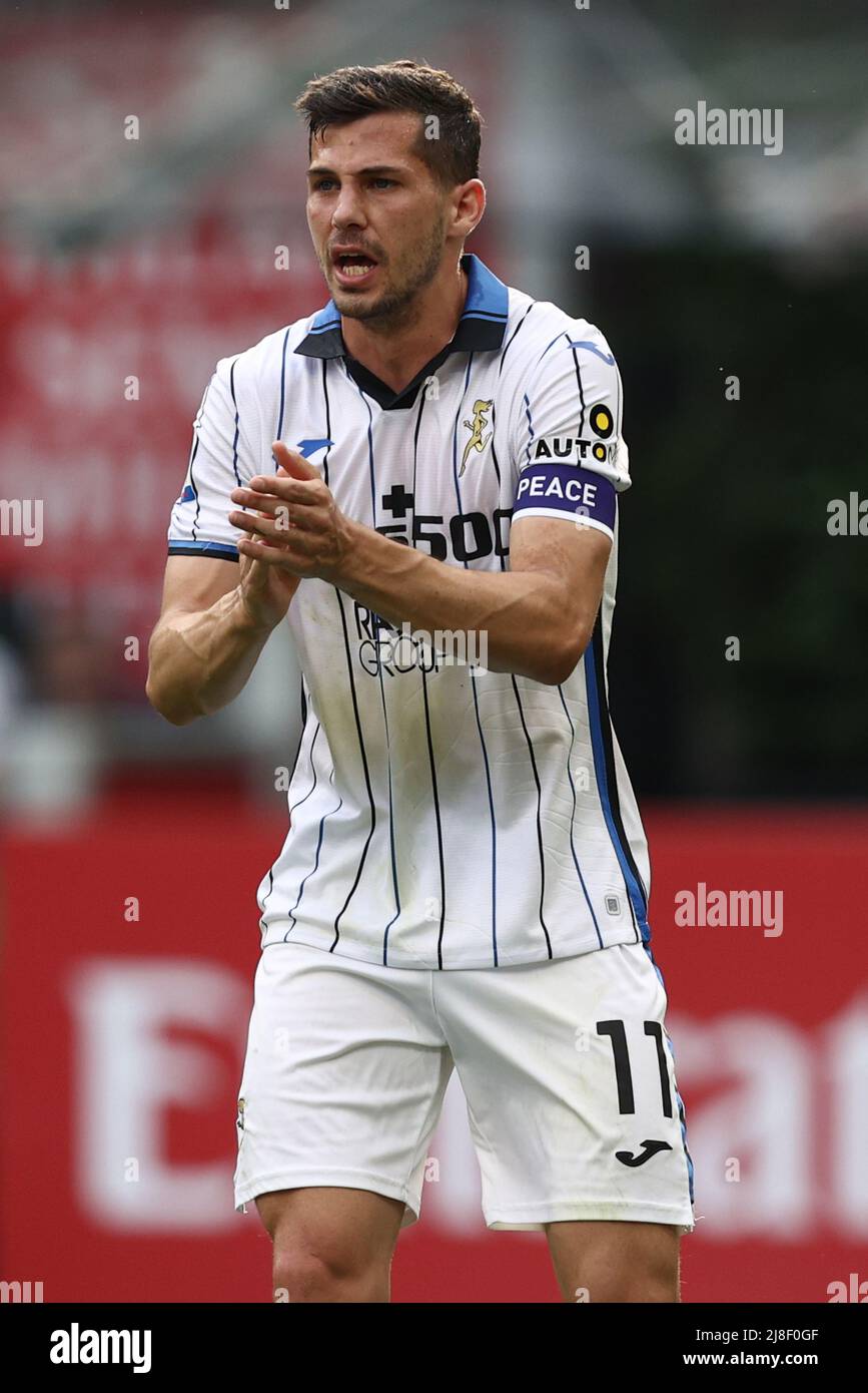 Remo Freuler (Atalanta BC) clap his hands during the italian soccer ...