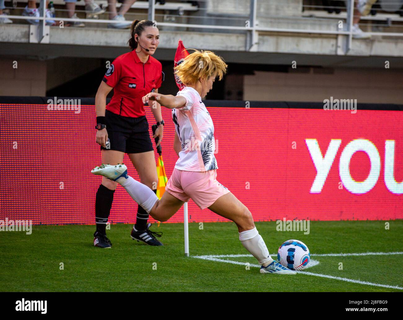 Jun Endo (#18 ACFC) corner kick during the national womens soccer ...