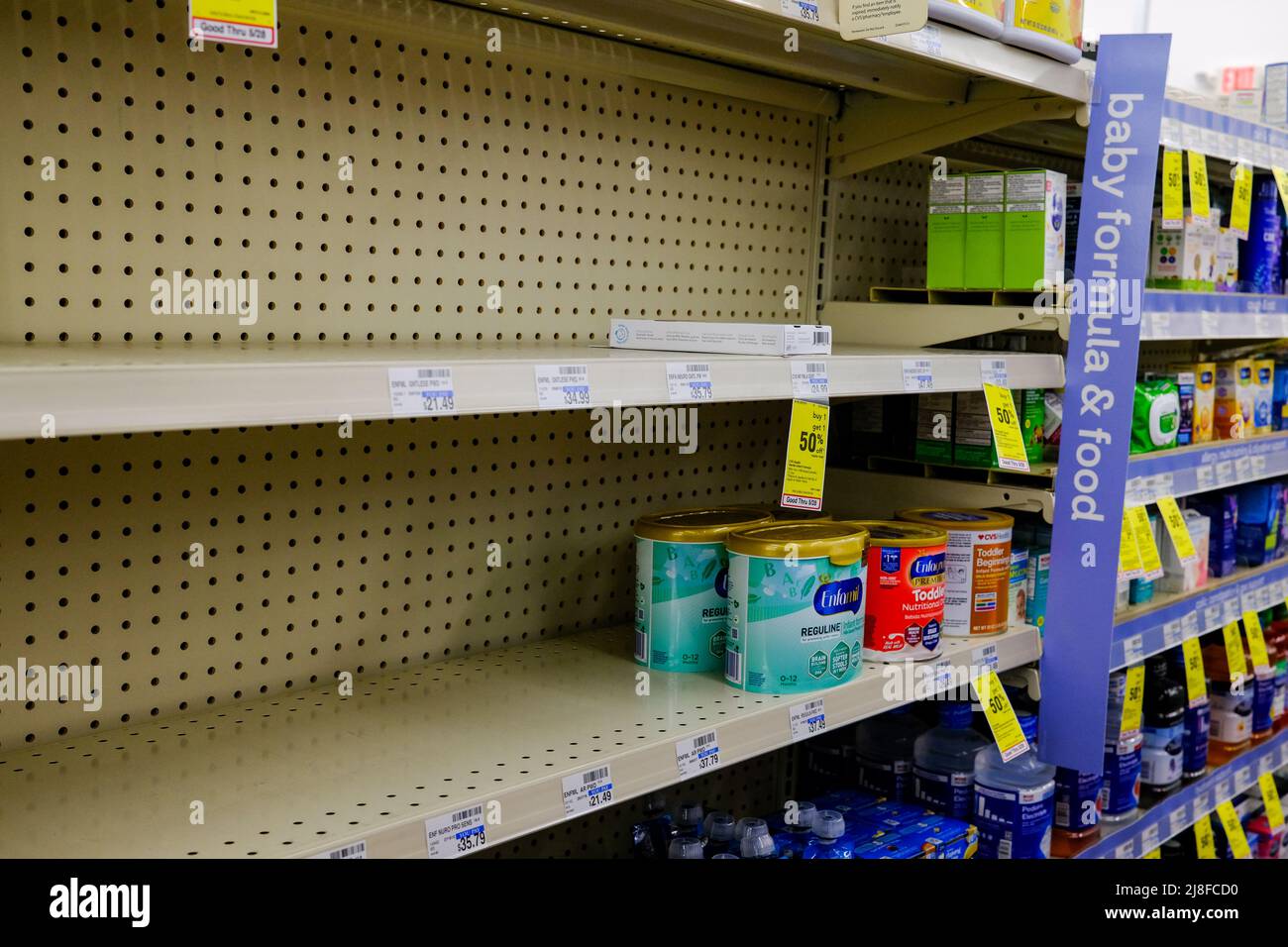 Cvs shelves hi-res stock photography and images - Alamy
