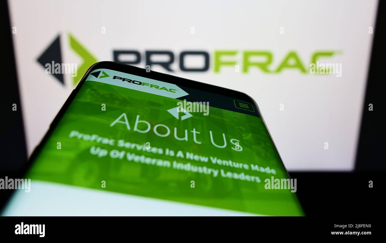 Smartphone with webpage of US oil and gas company ProFrac Services on ...