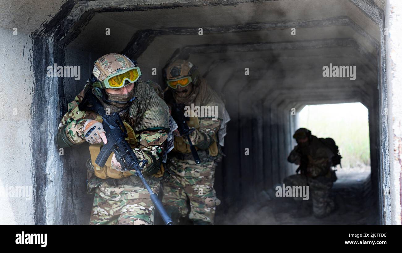 16x9 format hi-res stock photography and images - Alamy