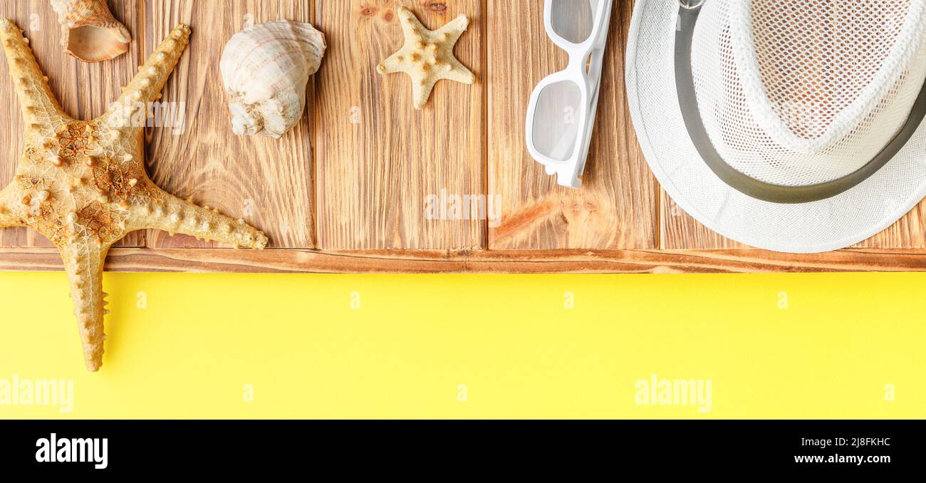 Souvenir clam shells and summer clothes Stock Photo - Alamy