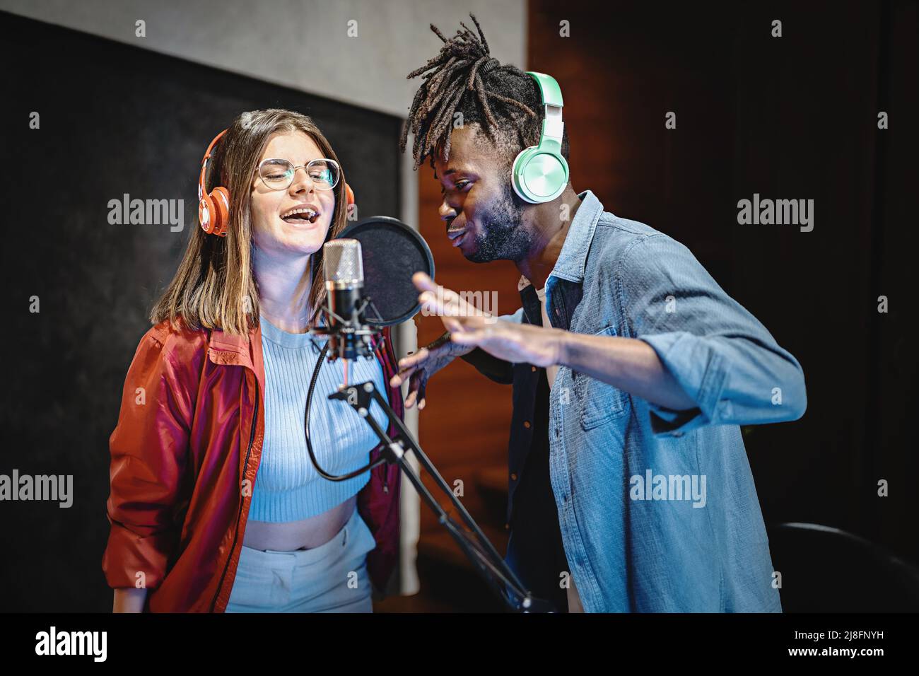 Streaming session hi-res stock photography and images - Alamy