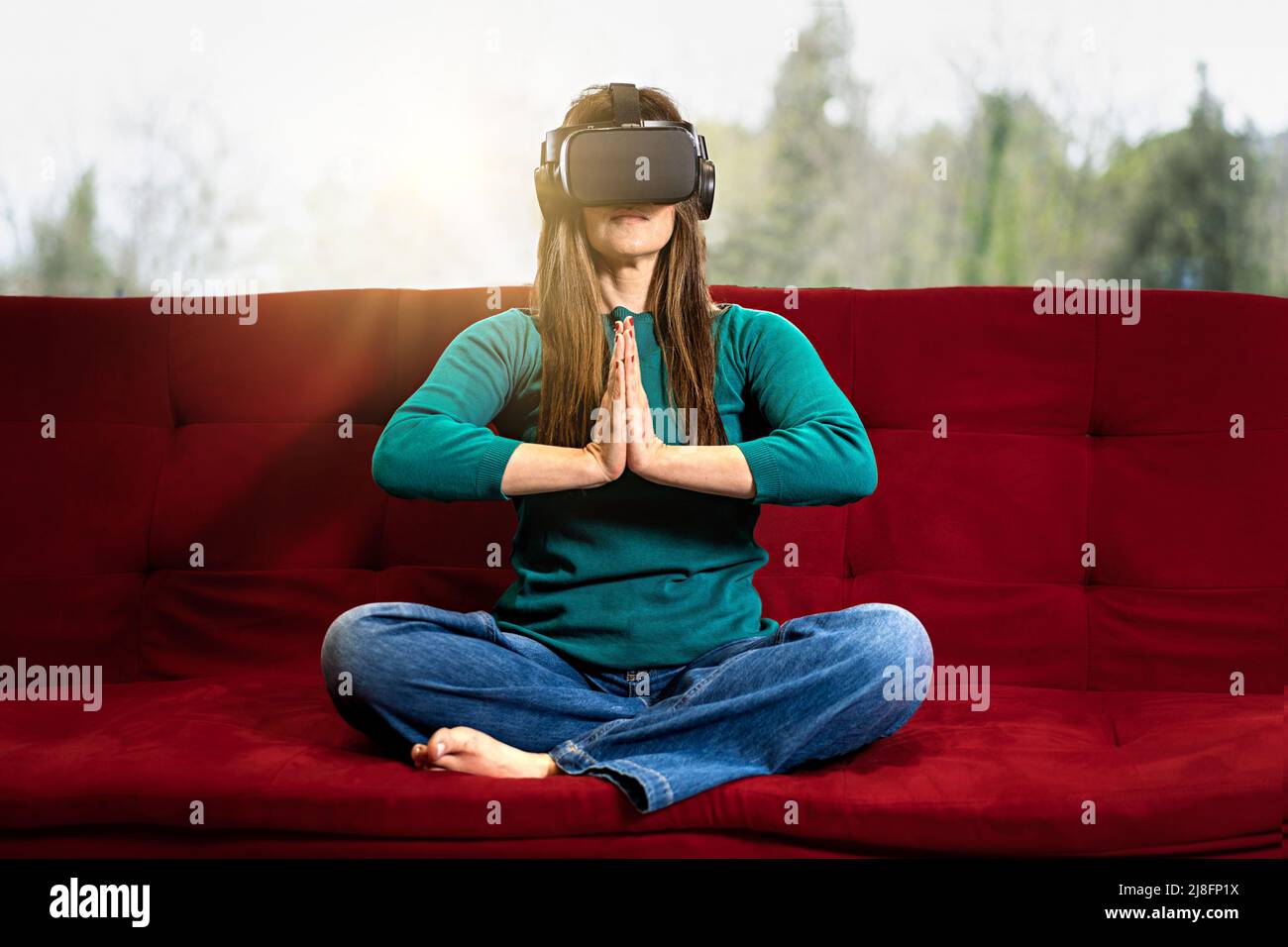 Vr 360 yoga hi-res stock photography and images - Alamy