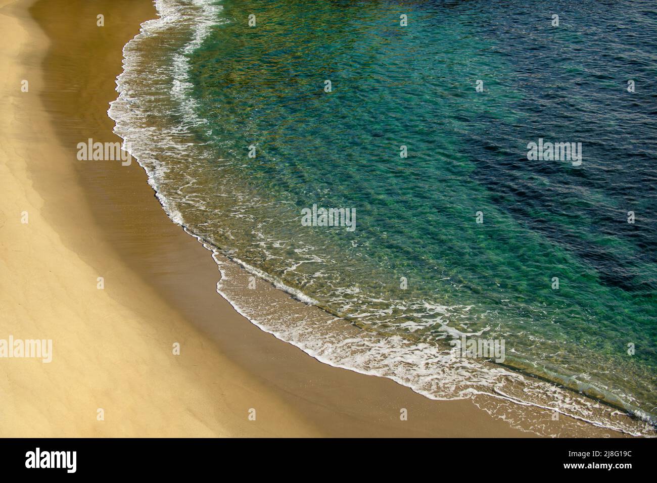 Panorama of ocean waves on a tropical sea with deep blue wawes. Calm ...