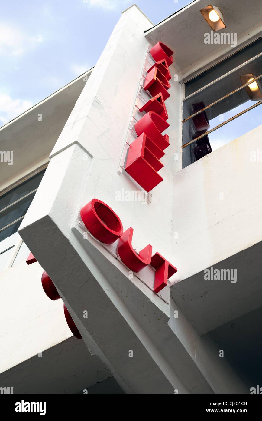 Edinburgh, Scotland, UK - Causewayside garage with renovayed sign by ...