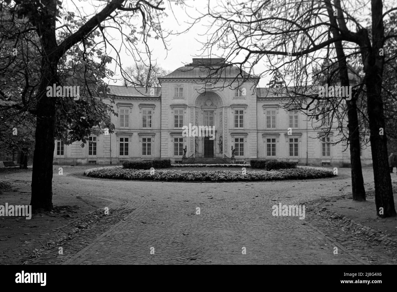 Der Myslewicki-Palast im Lazienki-Park in Warschau, Woiwodschaft ... Der Myslewicki-Palast im Lazienki-Park in Warschau, Woiwodschaft ...