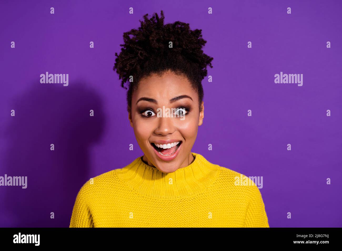 Portrait of impressed cheerful lady stare speechless cant believe ...