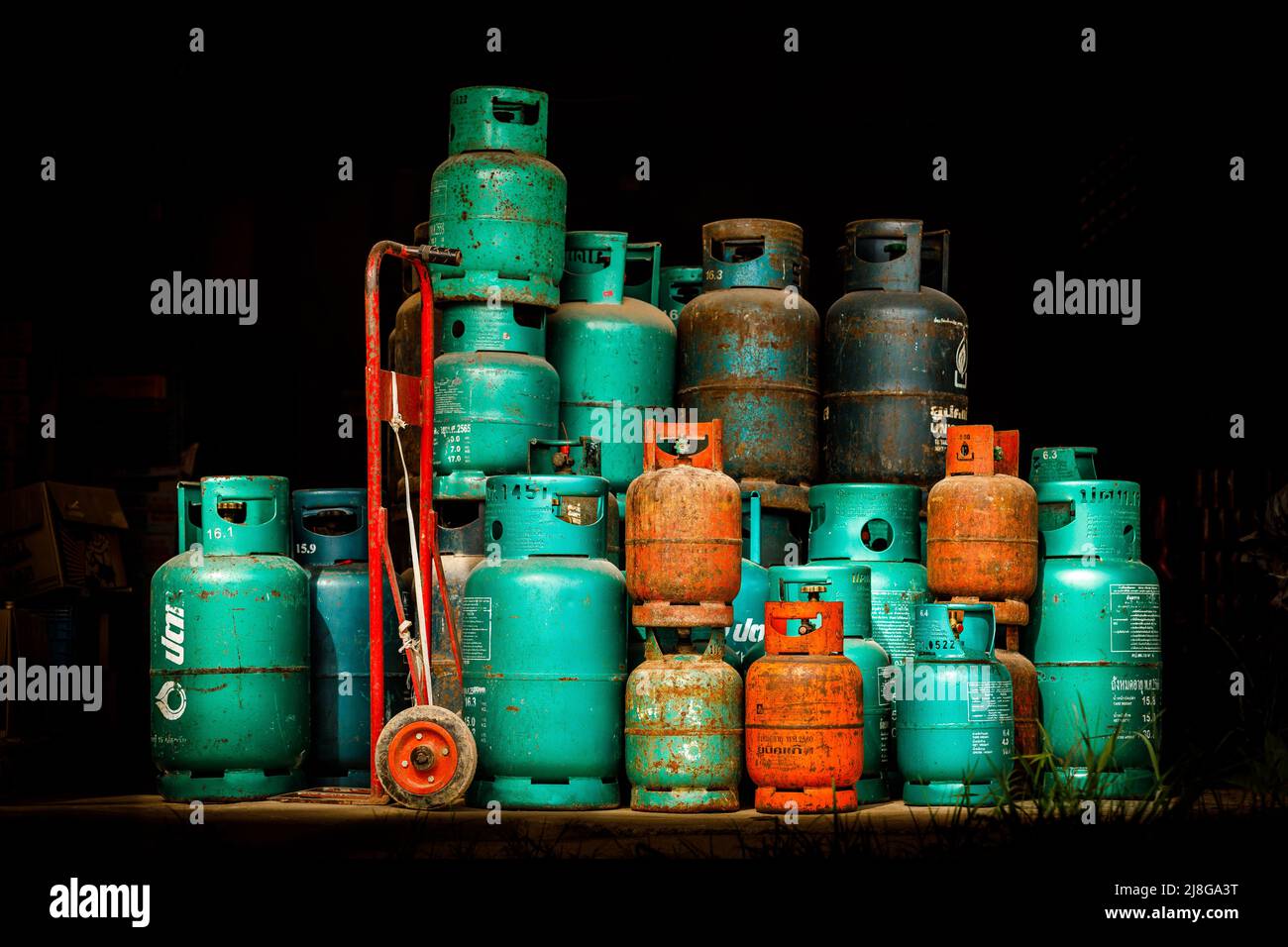 Gas canisters hi-res stock photography and images - Alamy