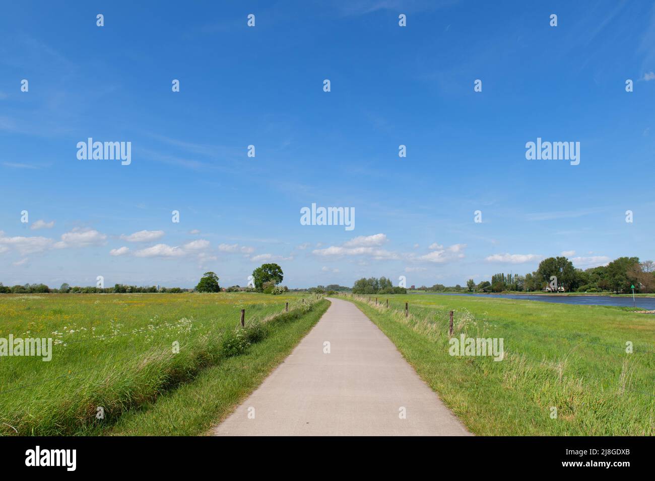 Landscape Dutch river the IJssel Stock Photo - Alamy
