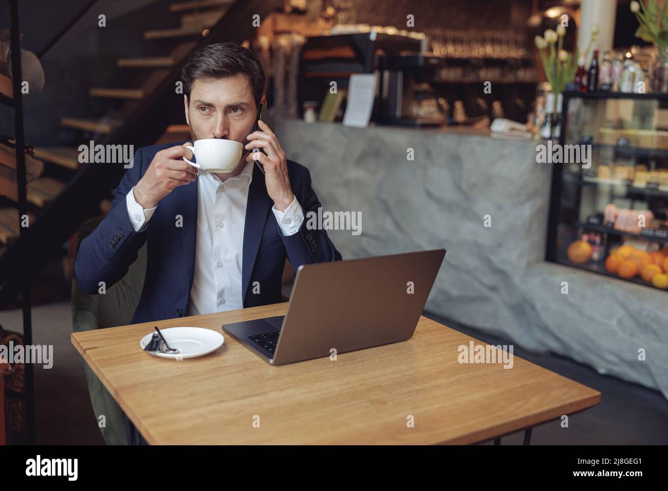 Male speaking hi-res stock photography and images - Alamy