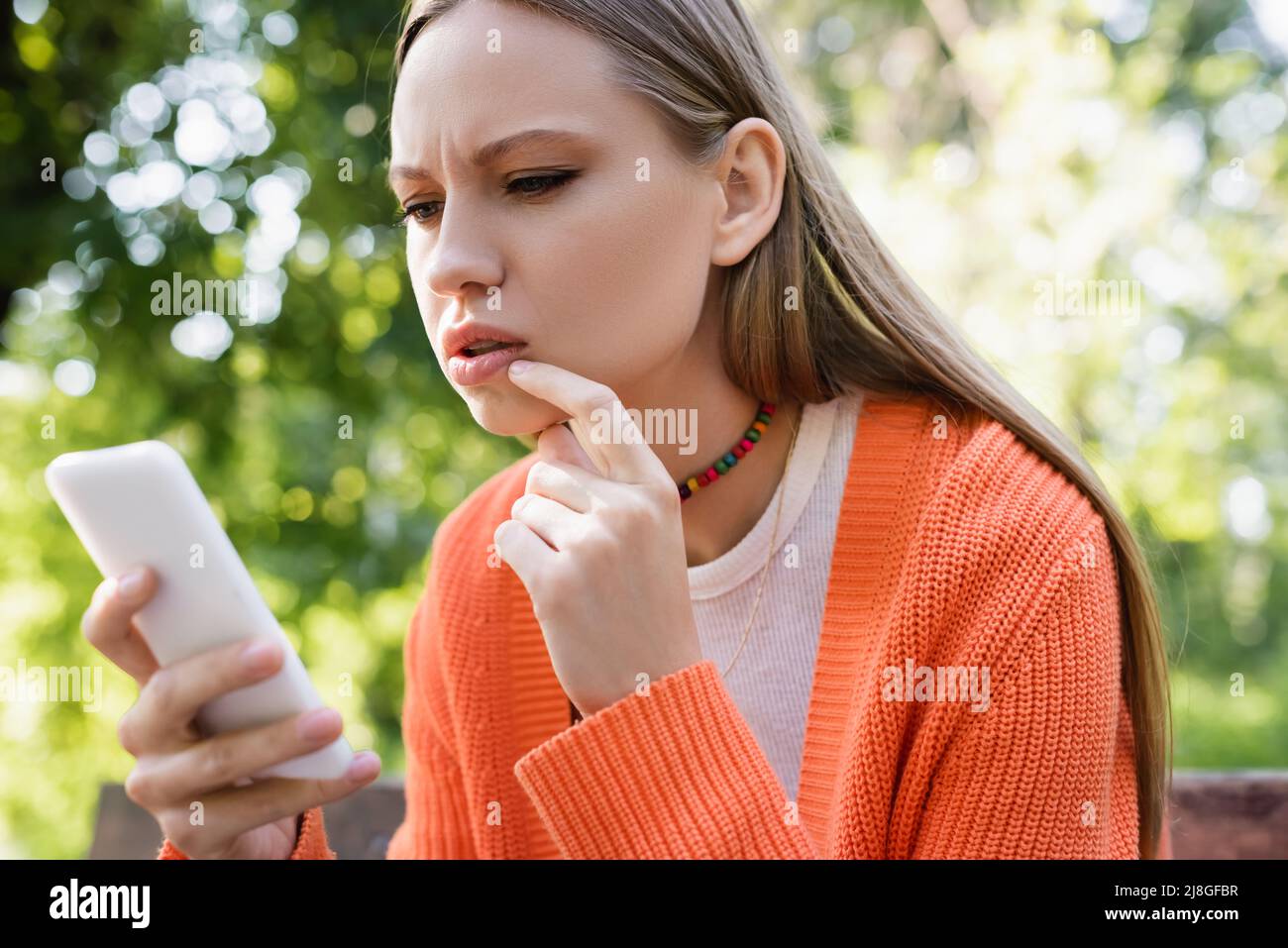 Blurred smartphone hi-res stock photography and images - Alamy