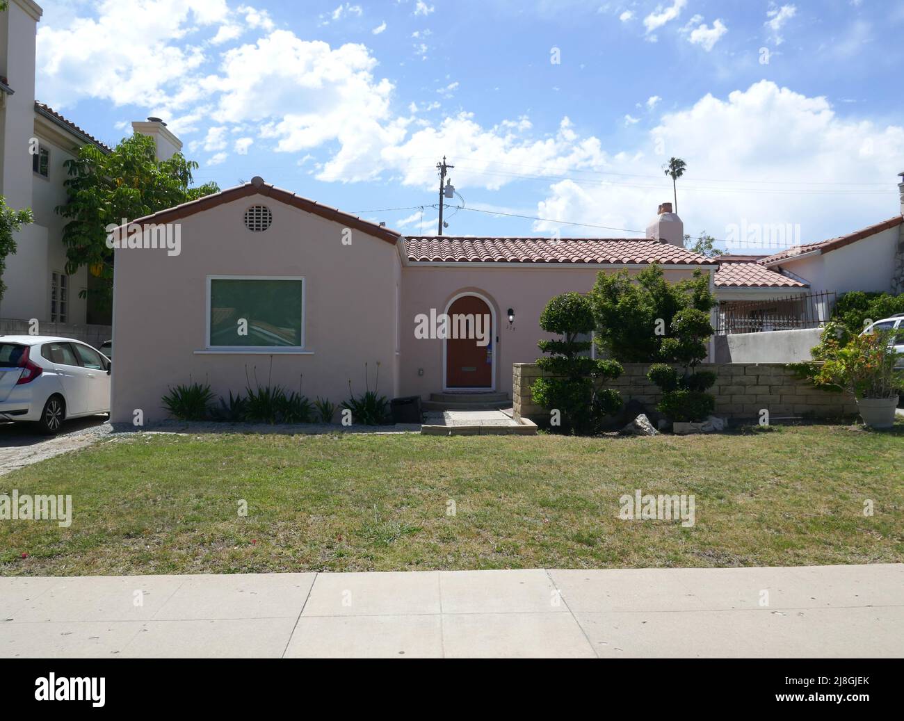 Beverly hills houses palm hi-res stock photography and images - Alamy