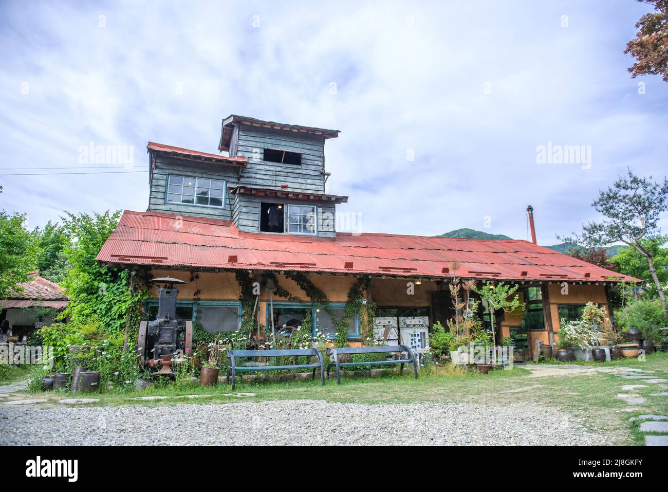 The beautiful rural cafe and garden Stock Photo - Alamy