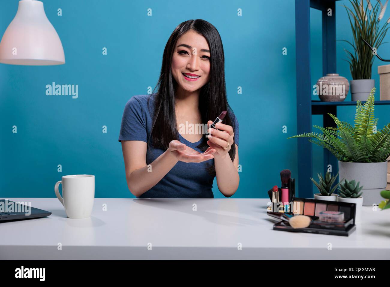 Influencer presenting camera up tutorial hi-res stock photography and ...