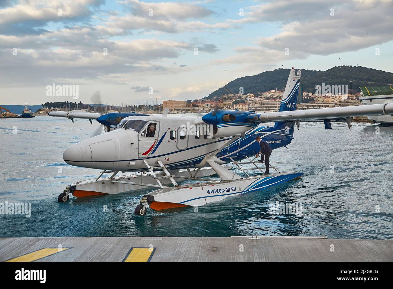Floatplane in dock Stock Photo - Alamy