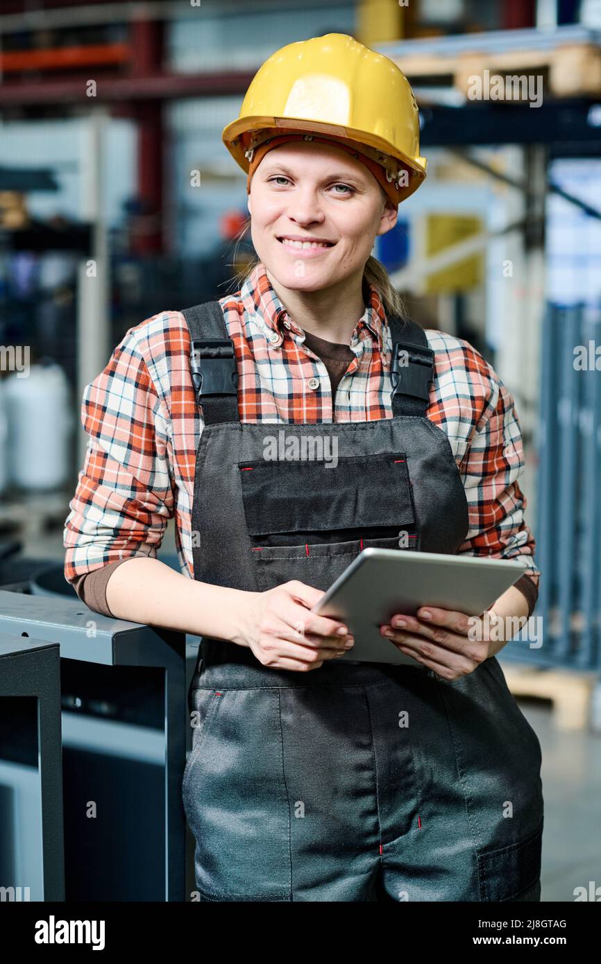 Interior of warehouse hi-res stock photography and images - Alamy