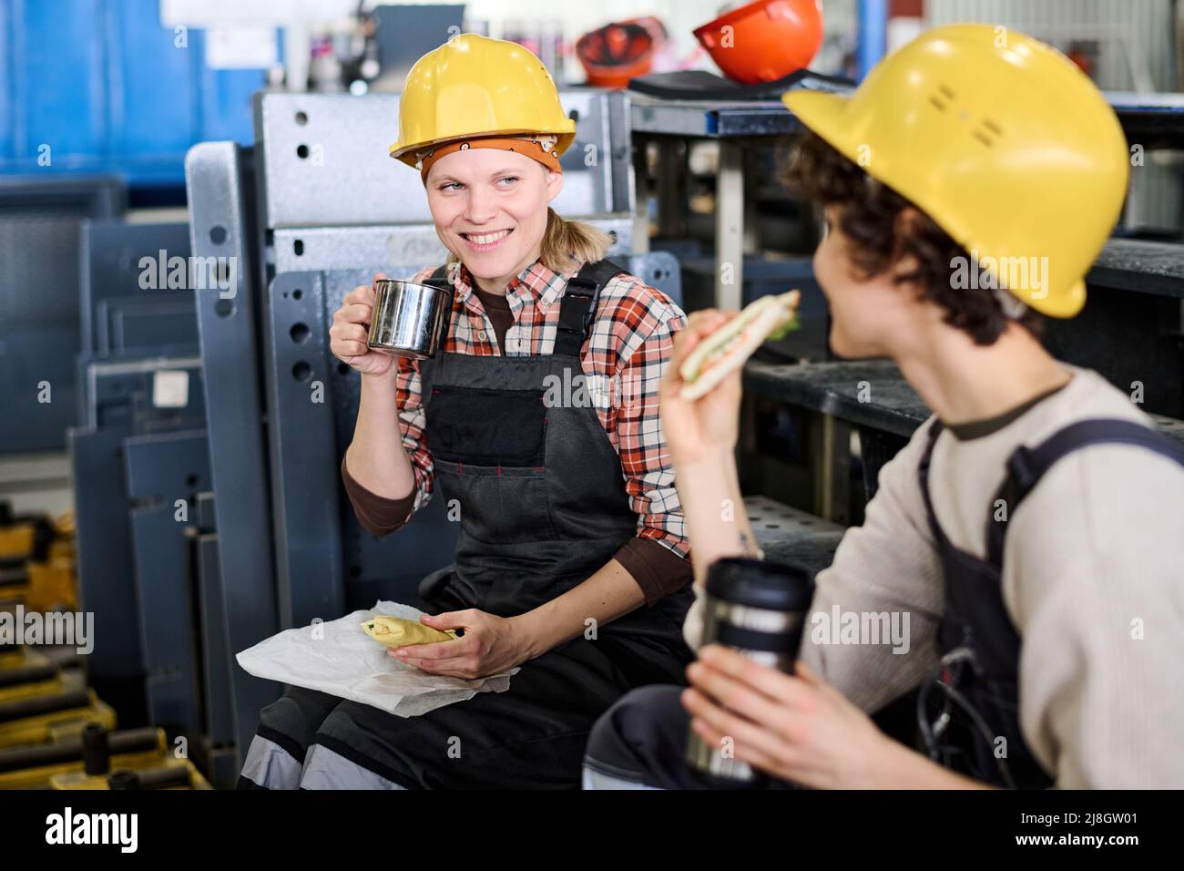 Construction on tea break hi-res stock photography and images - Alamy