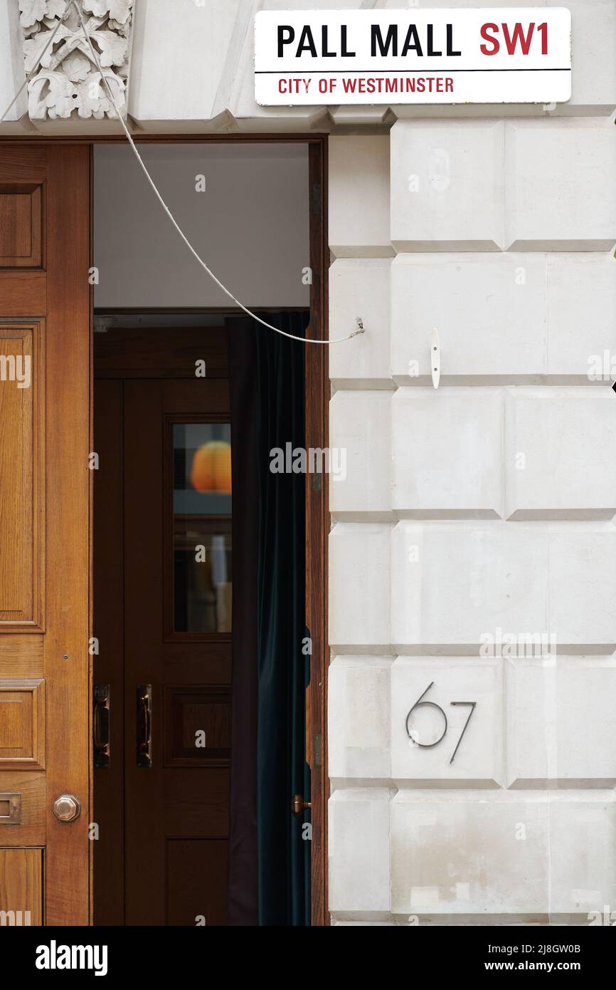 Street sign for Pall Mall, London, SW1, England Stock Photo - Alamy