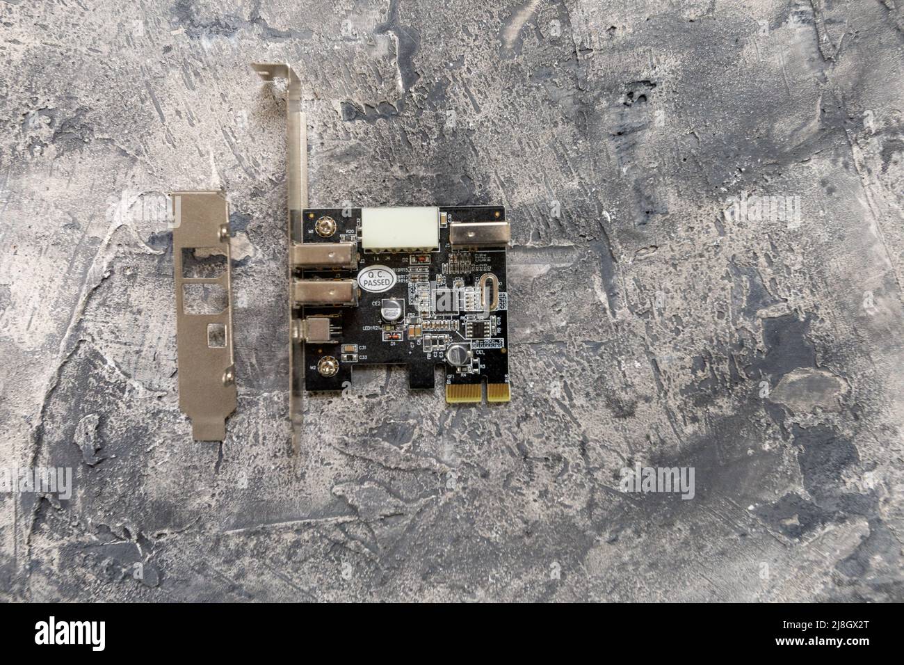 Ageing technology a IEEE 1394/Firewire interface for PCs and to ...