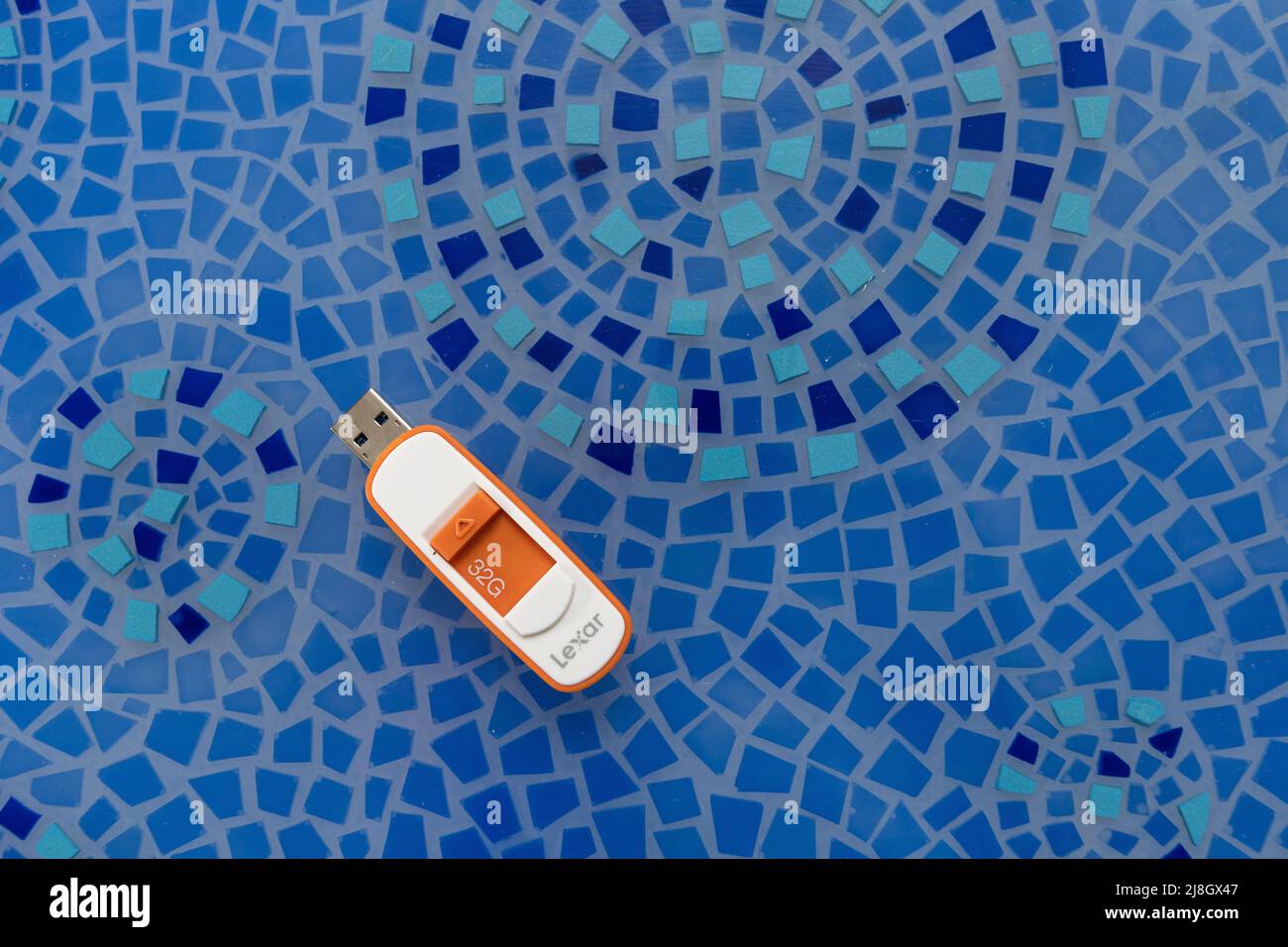 Usb flash drive pattern hi-res stock photography and images - Alamy