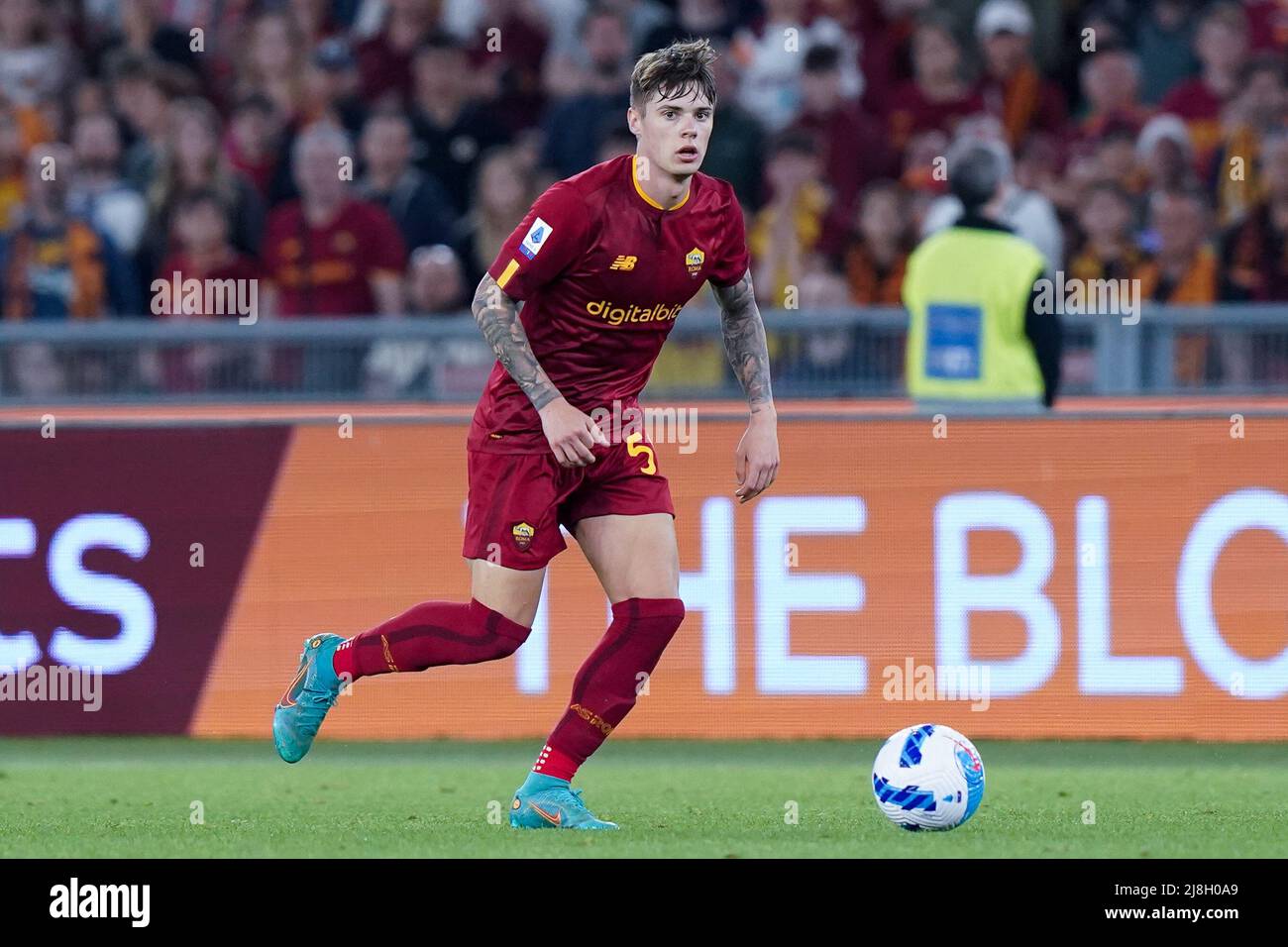 Nicola Zalewski of AS Roma during the Serie A match between Roma and ...