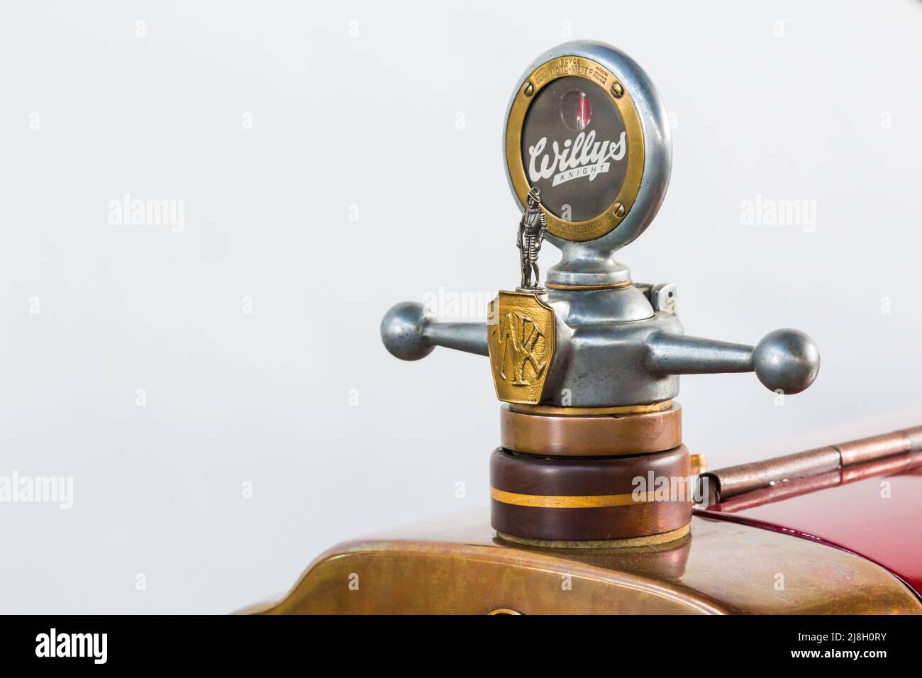 Willys Knight model 20 American car front badge on fuel filler cap 1920 ...