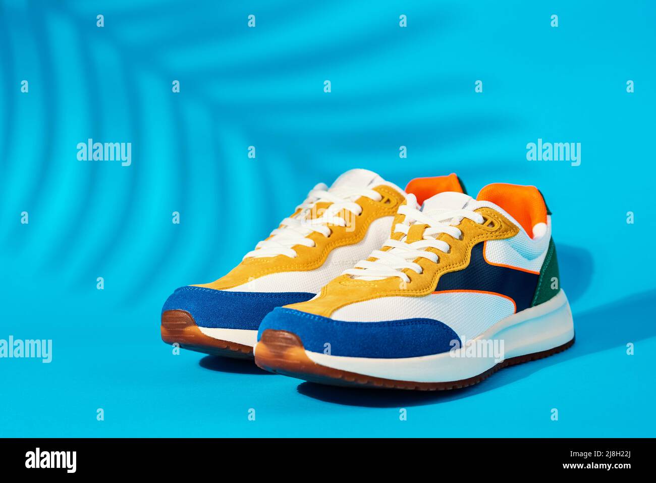 Blue background with shadow hi-res stock photography and images - Alamy