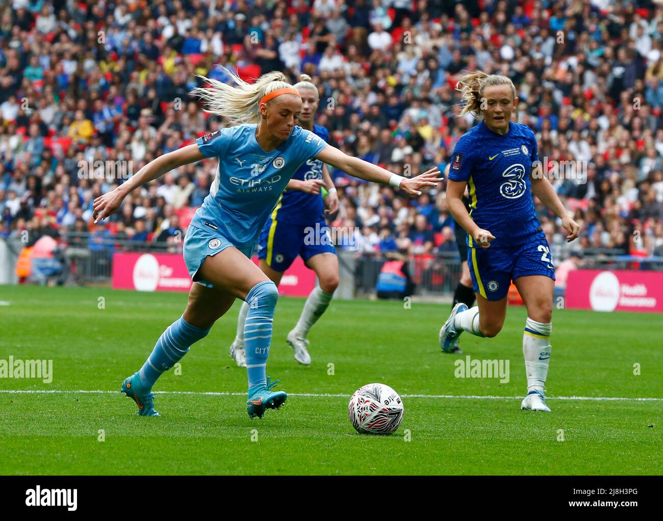 LONDON, ENGLAND - MAY 15:Chloe Kelly of Manchester City WFC during ...