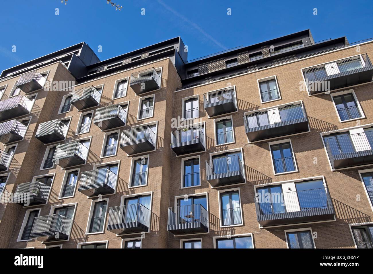 Apartment building balconies uk hi-res stock photography and images - Alamy