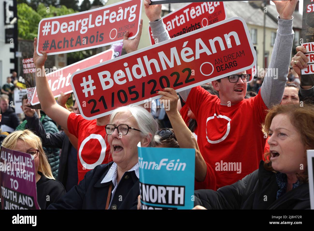 Protesters outside hillsborough castle hi-res stock photography and ...