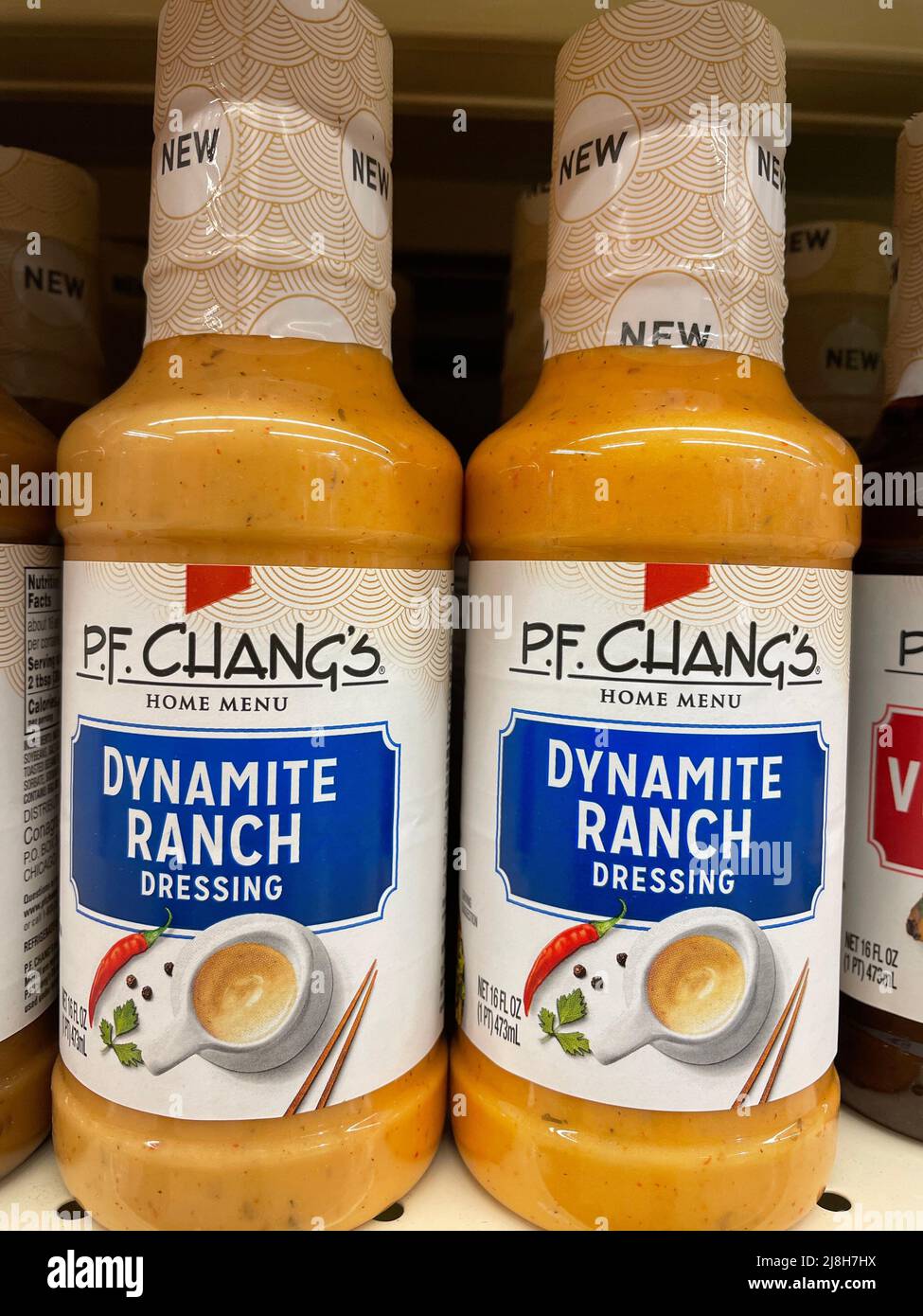 Salad dressings shelves hi-res stock photography and images - Alamy