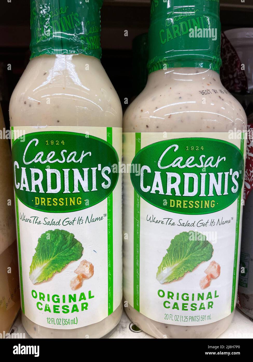 Salad dressings shelves hi-res stock photography and images - Alamy