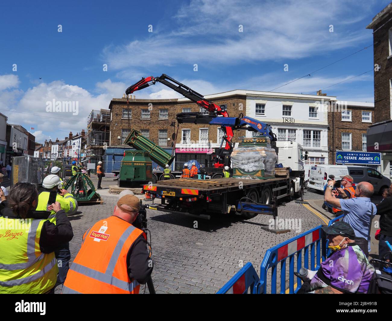 Sheerness, Kent, UK. 16th May, 2022. The Sheerness Town Centre clock ...