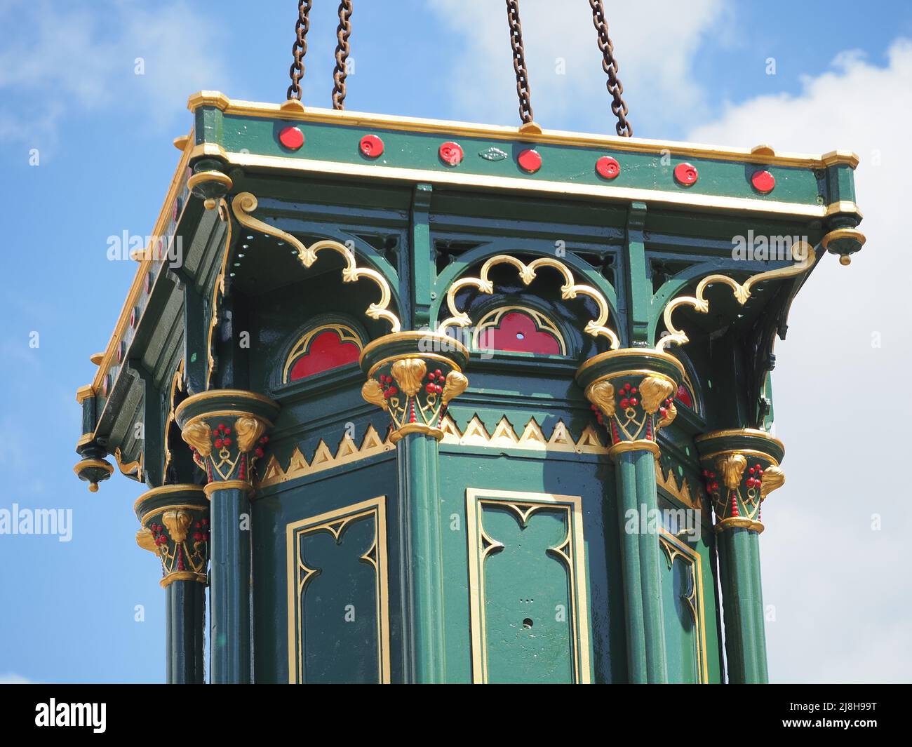 Sheerness, Kent, UK. 16th May, 2022. The Sheerness Town Centre clock ...