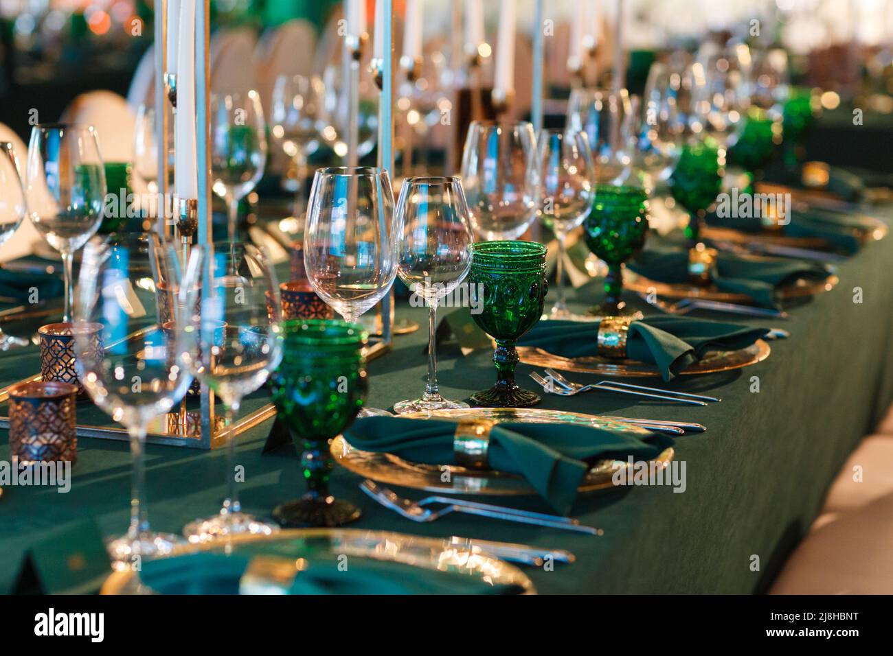 Table set for wedding or another catered event dinner Stock Photo - Alamy