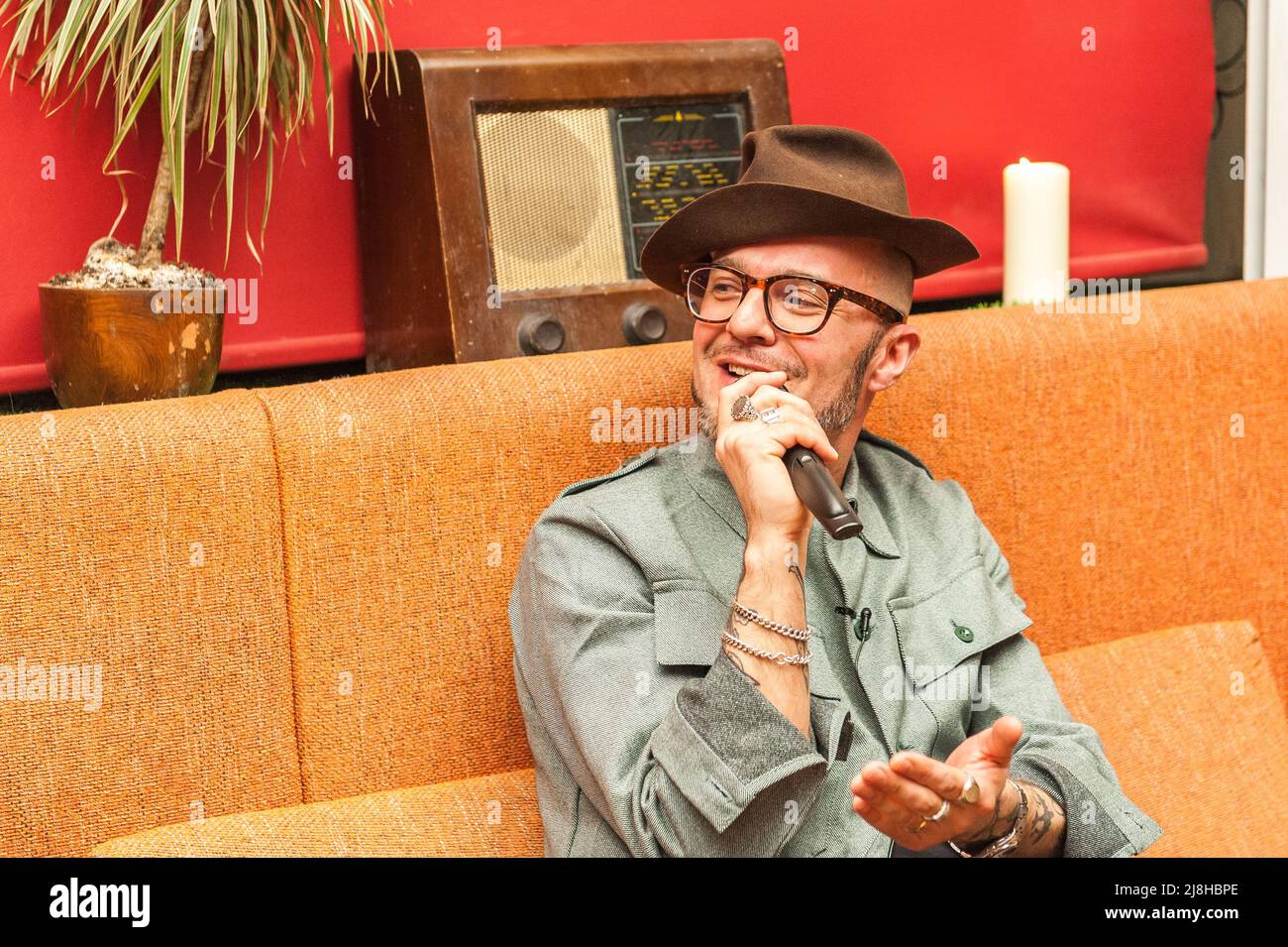 DJ Justin Robertson speaking at Chinwag in Leeds at Outlaws Yacht Club ...