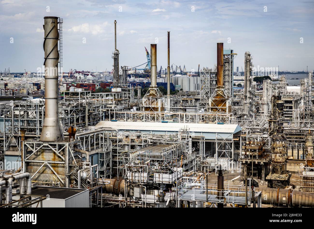 2022-05-16 09:45:09 PERNIS - Overview of various Shell chemical plants ...