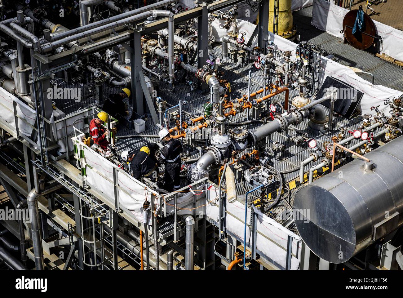 2022-05-16 10:12:14 PERNIS - The SDA factory at Shell's energy and ...