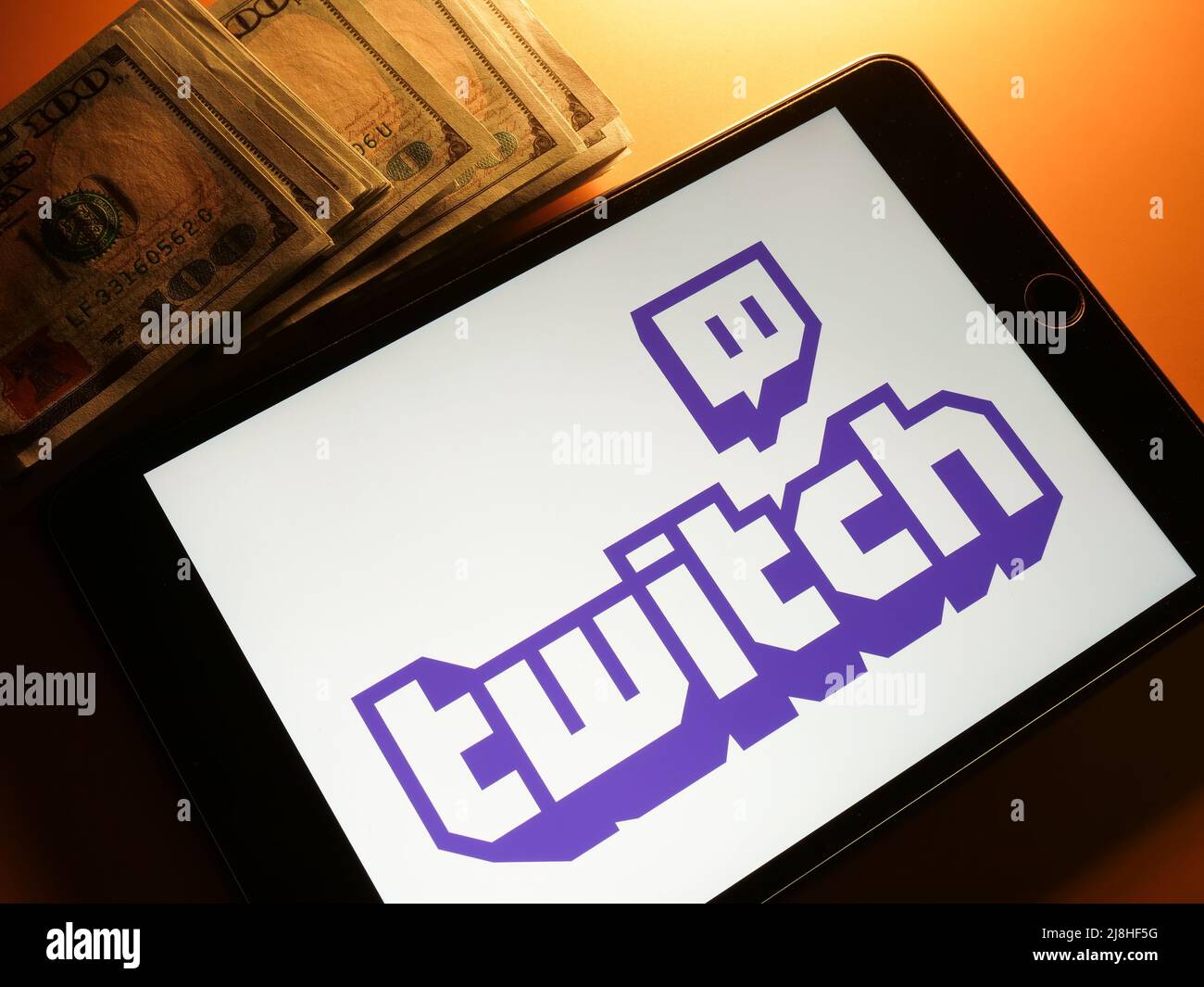 Twitch logo hi-res stock photography and images - Alamy