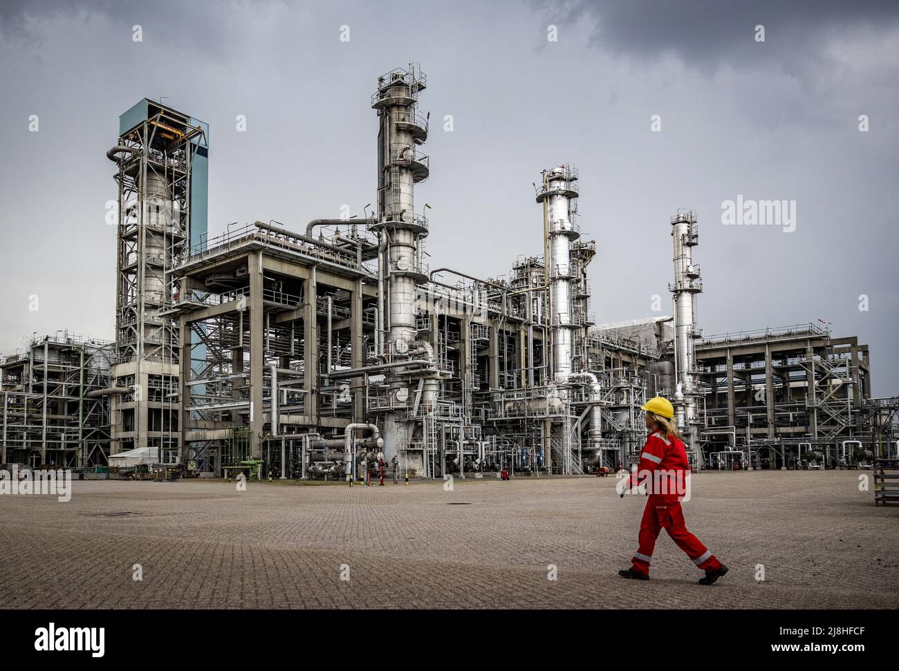 Pernis refinery hi-res stock photography and images - Alamy