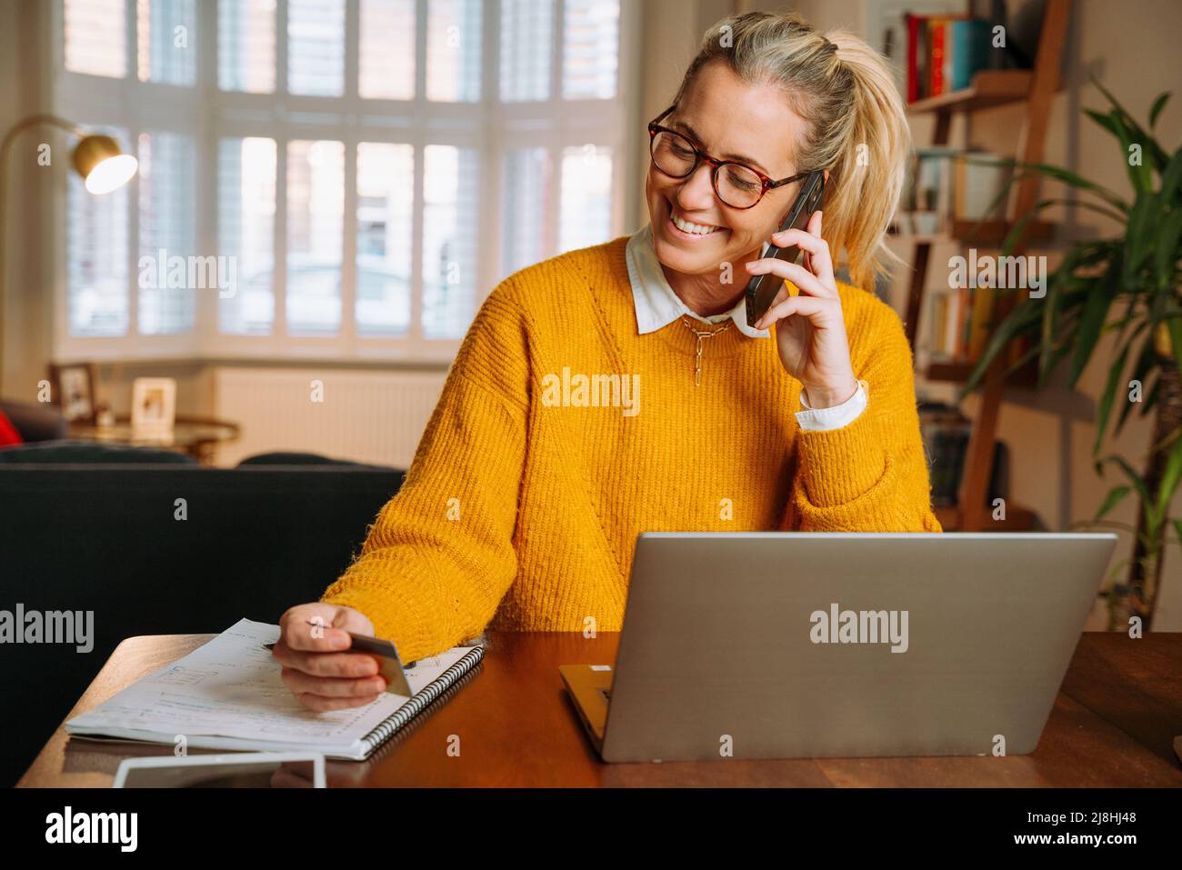 Engaging phone call hi-res stock photography and images - Alamy