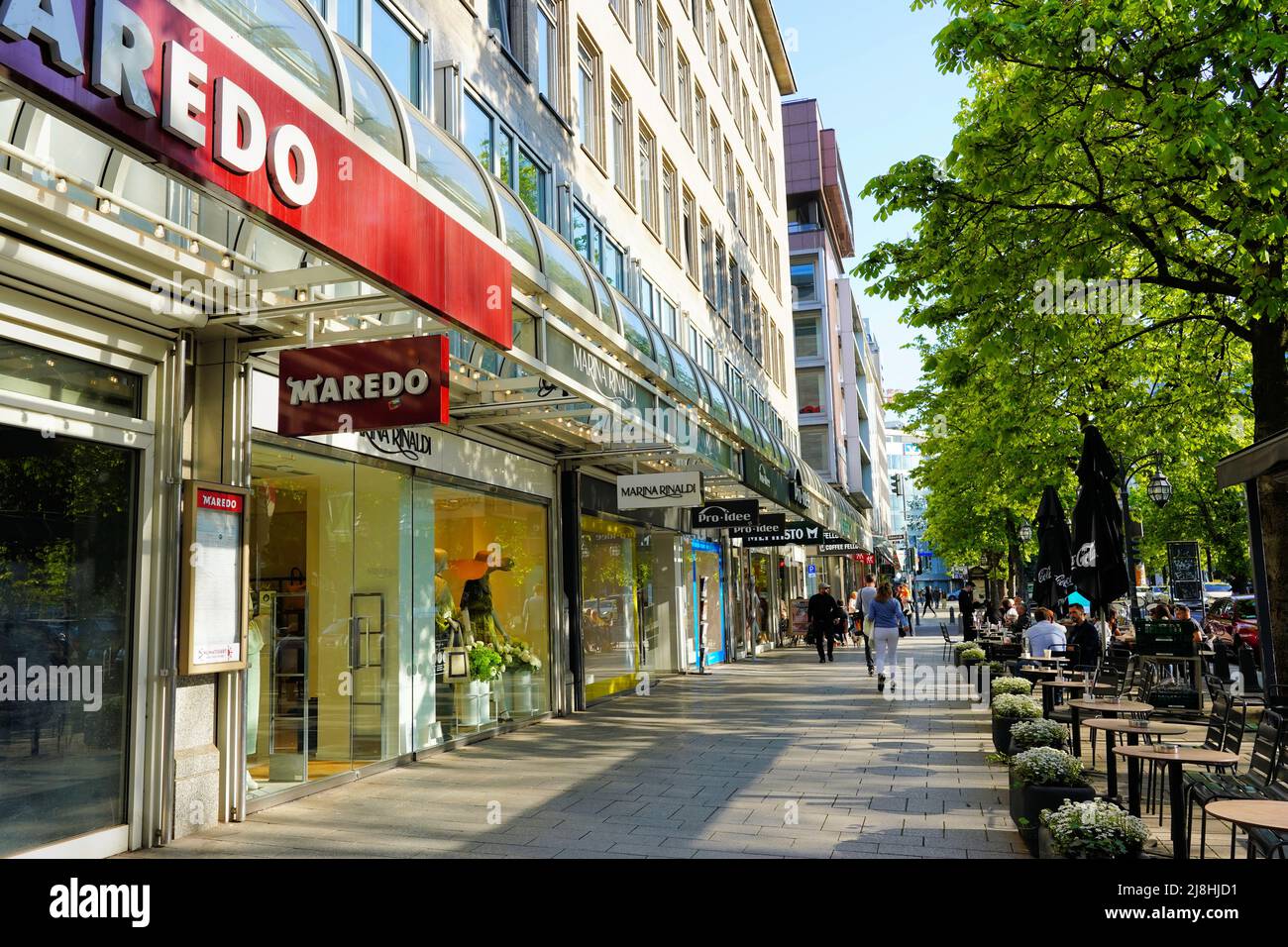 The famous "Königsallee", one of Europe's most popular luxury shopping ...