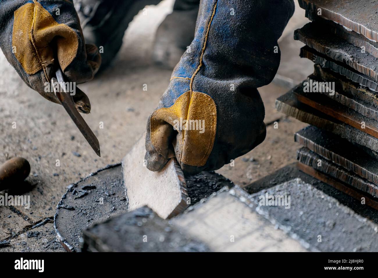 Industrial scale manufacturing hi-res stock photography and images - Alamy