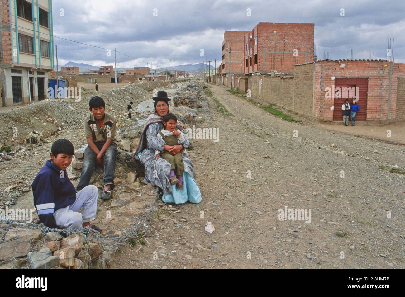 First Nation Aymara women and children family in the popular quarter of ...